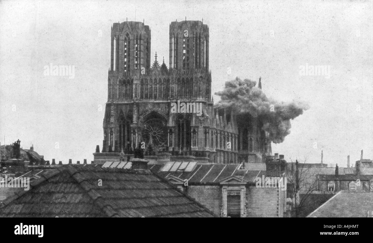 Bombardierung der kathedrale von reims Schwarzweiß-Stockfotos und ...