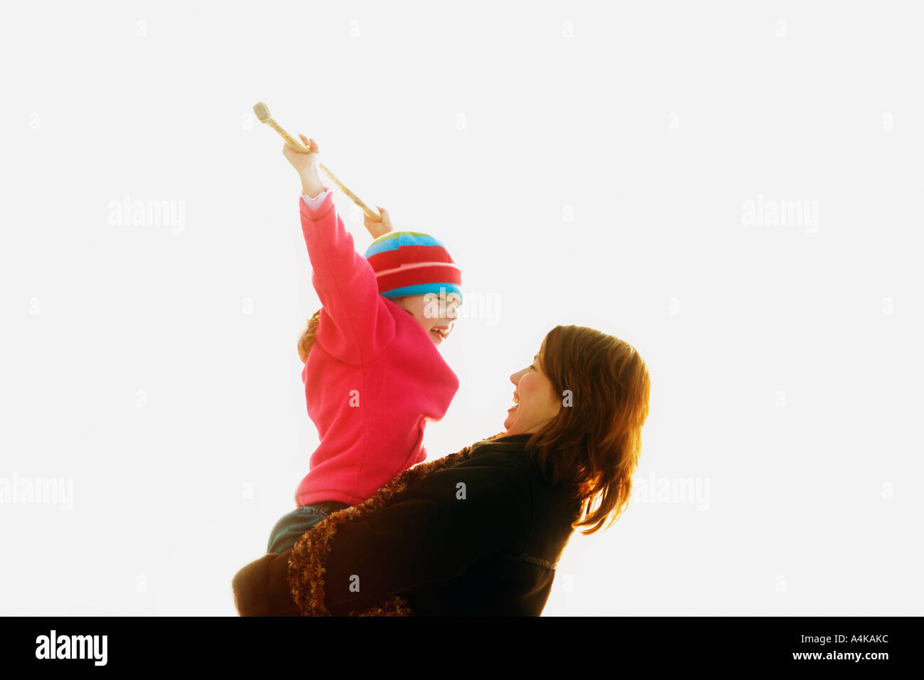 Mutter hält kind auf dem arm -Fotos und -Bildmaterial in hoher ...