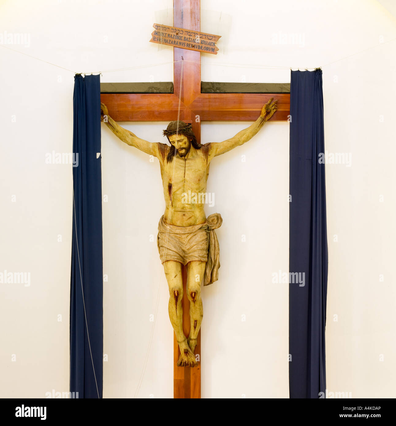 Folter kreuz -Fotos und -Bildmaterial in hoher Auflösung – Alamy