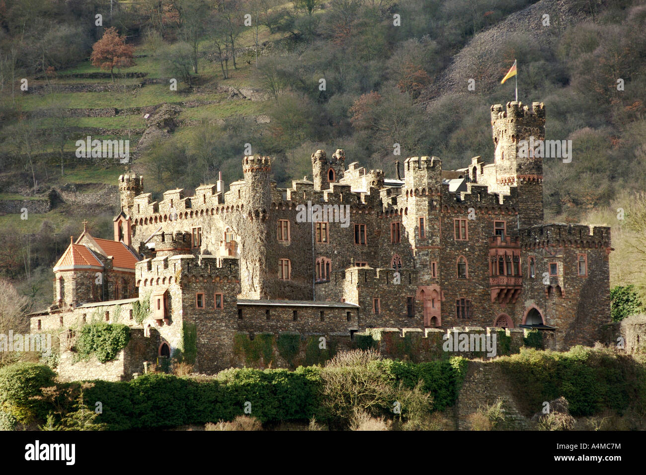 Burg Reichenstein Burg am Ufer des Rheins in Deutschland-Hessen-Provinz ...
