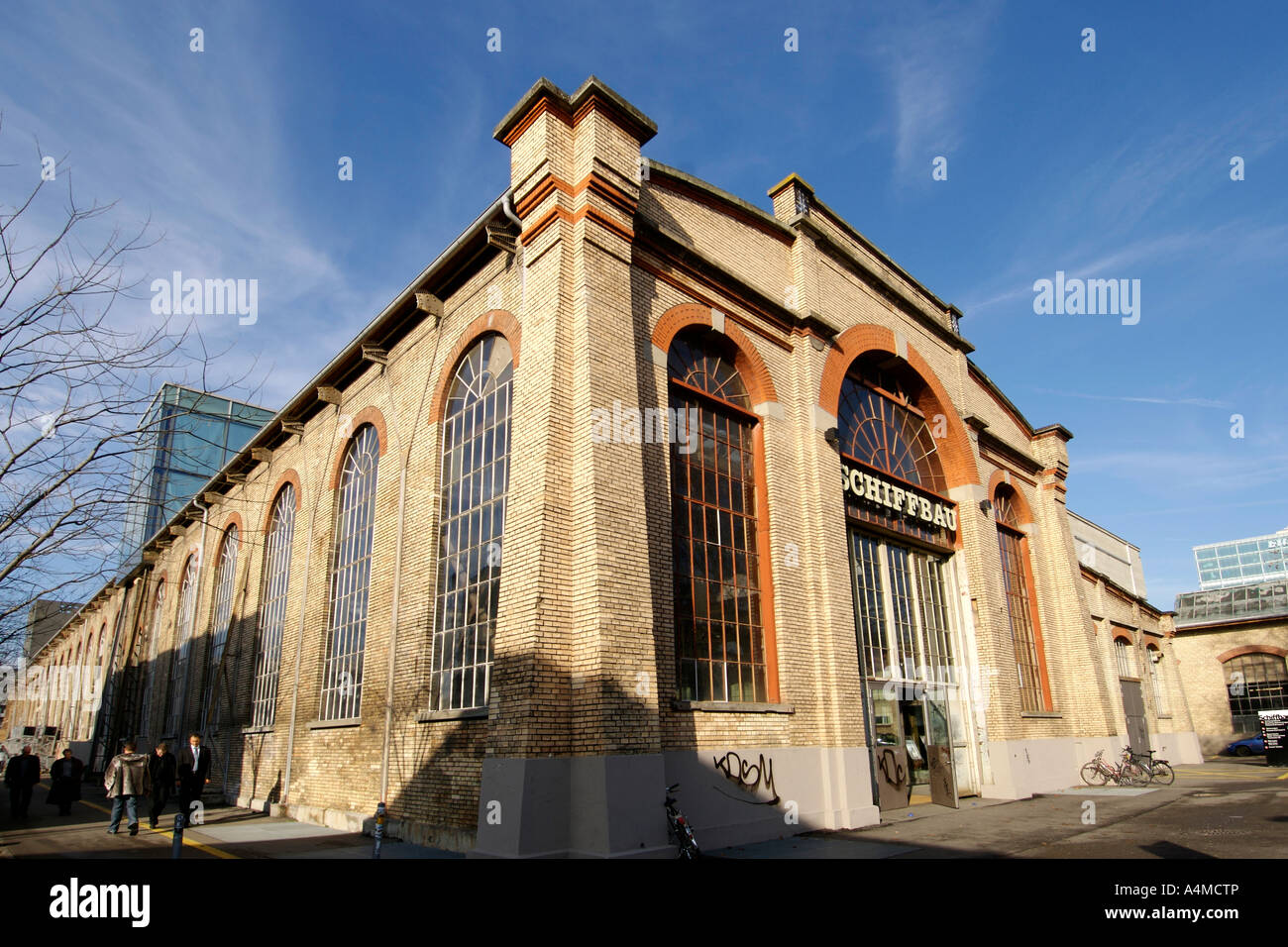 Der Schiffbau Gebäude (eine ehemalige Werft jetzt Gehäuse, ein Theater ...