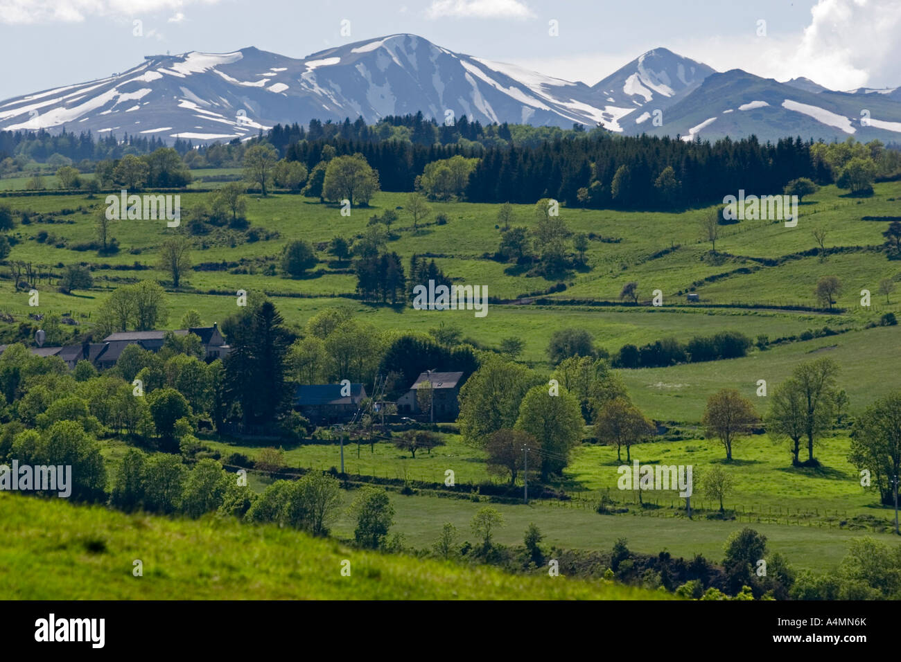Strato vulkane -Fotos und -Bildmaterial in hoher Auflösung – Alamy