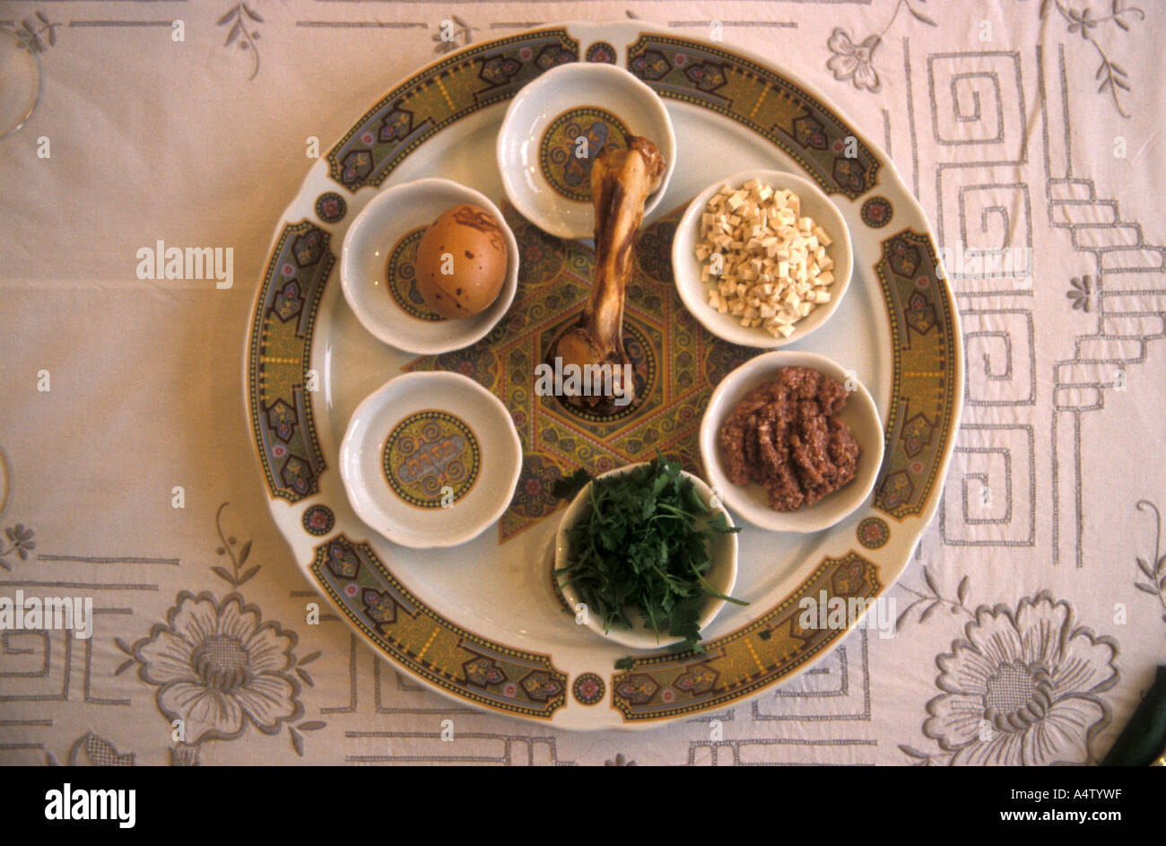Seder Table Stockfotos und -bilder Kaufen - Alamy