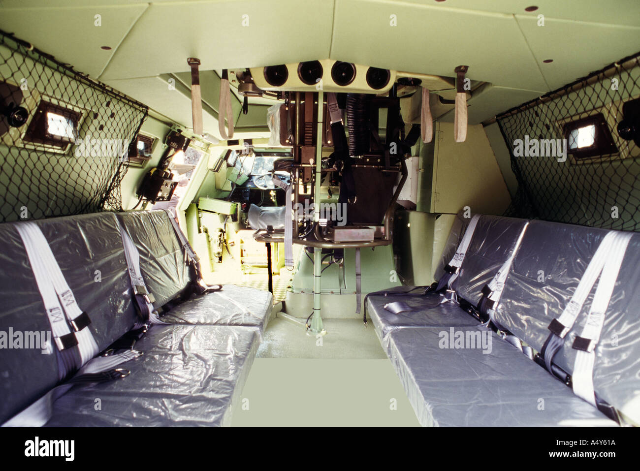 GKN DEFENCE SIMBA GEPANZERTE PERSONAL CARRIER ENGLAND UK ...