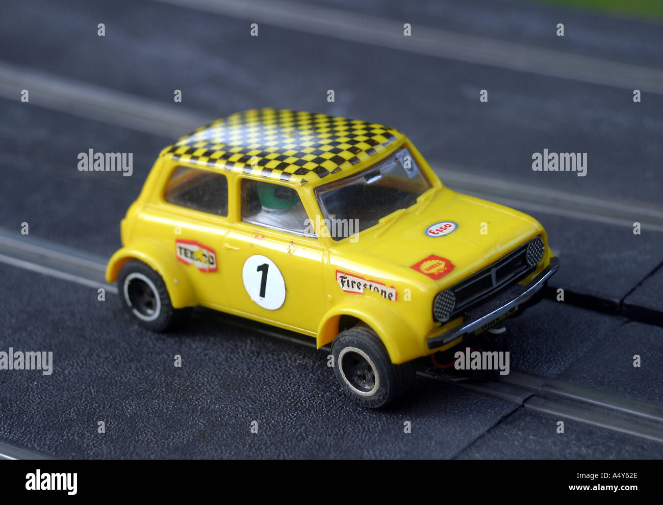 Scalextric mini 1275 gt -Fotos und -Bildmaterial in hoher Auflösung – Alamy