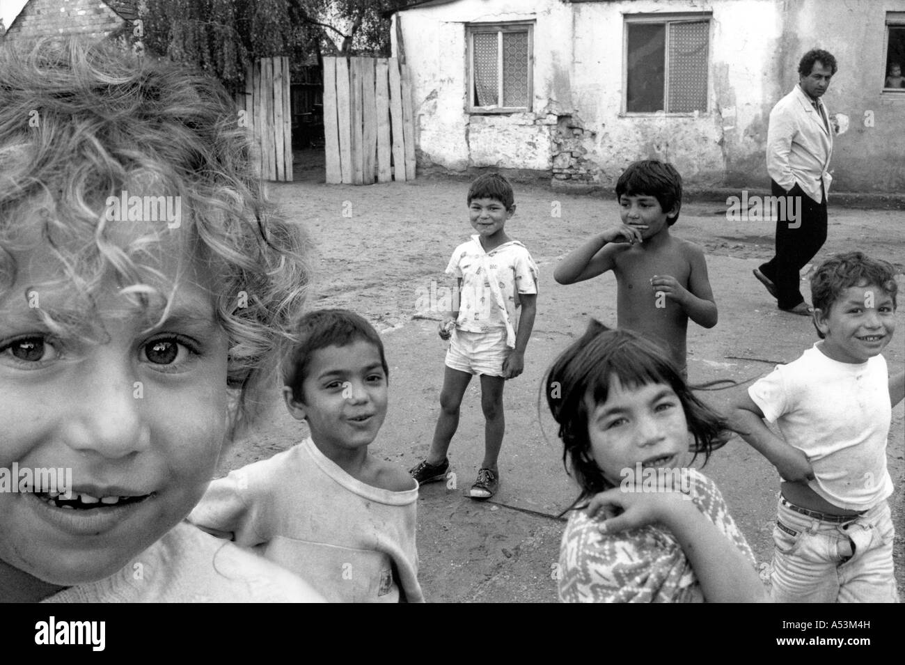 Roma gypsy minority -Fotos und -Bildmaterial in hoher Auflösung – Alamy