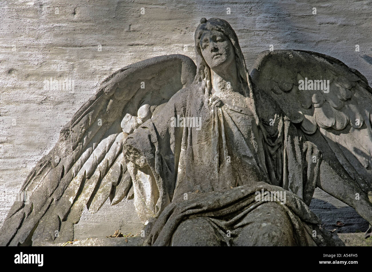 Friedhof engel münchen -Fotos und -Bildmaterial in hoher Auflösung – Alamy