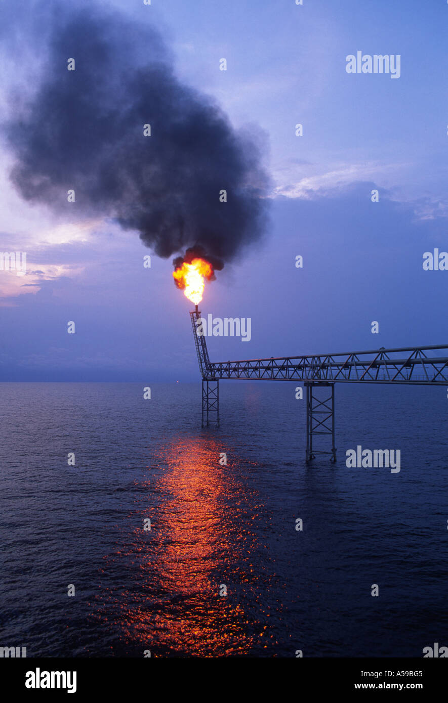 Niger delta oil pollution -Fotos und -Bildmaterial in hoher Auflösung ...