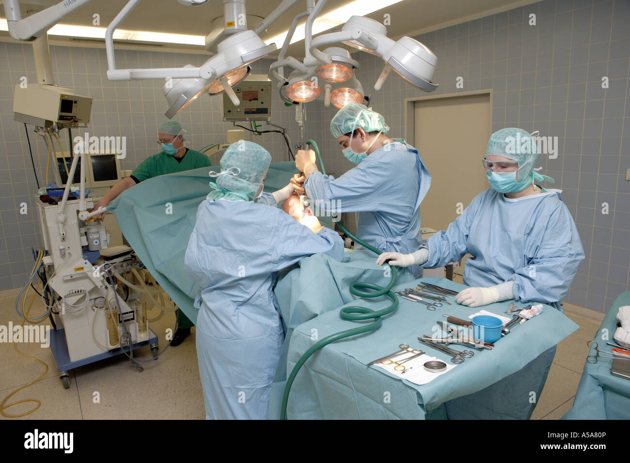 Amputation operation -Fotos und -Bildmaterial in hoher Auflösung – Alamy