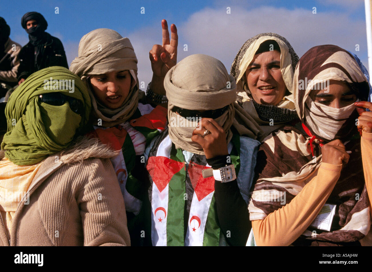 Menschen feiern die Sahrawi Independence Day in der Westsahara ...