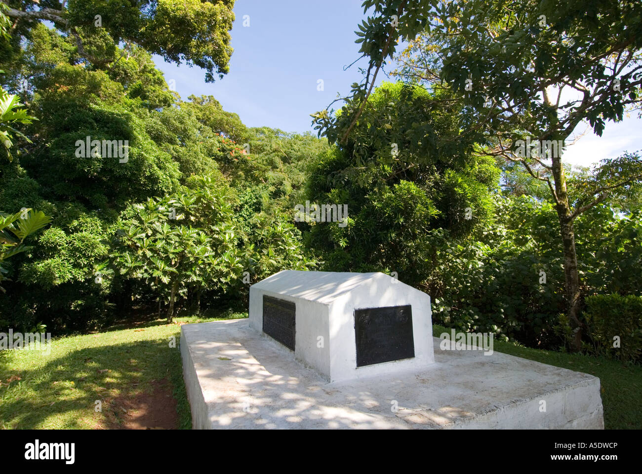 Grab Grabstein Grabstein Grabstein des Dichters Stevenson bei Apia ...