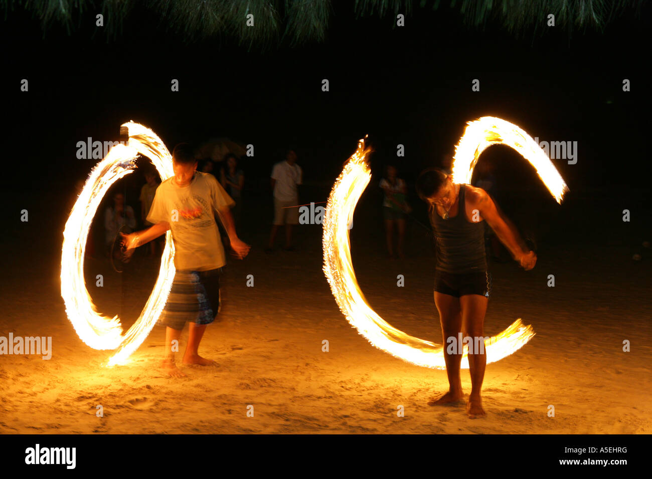 Feuer strand -Fotos und -Bildmaterial in hoher Auflösung – Alamy