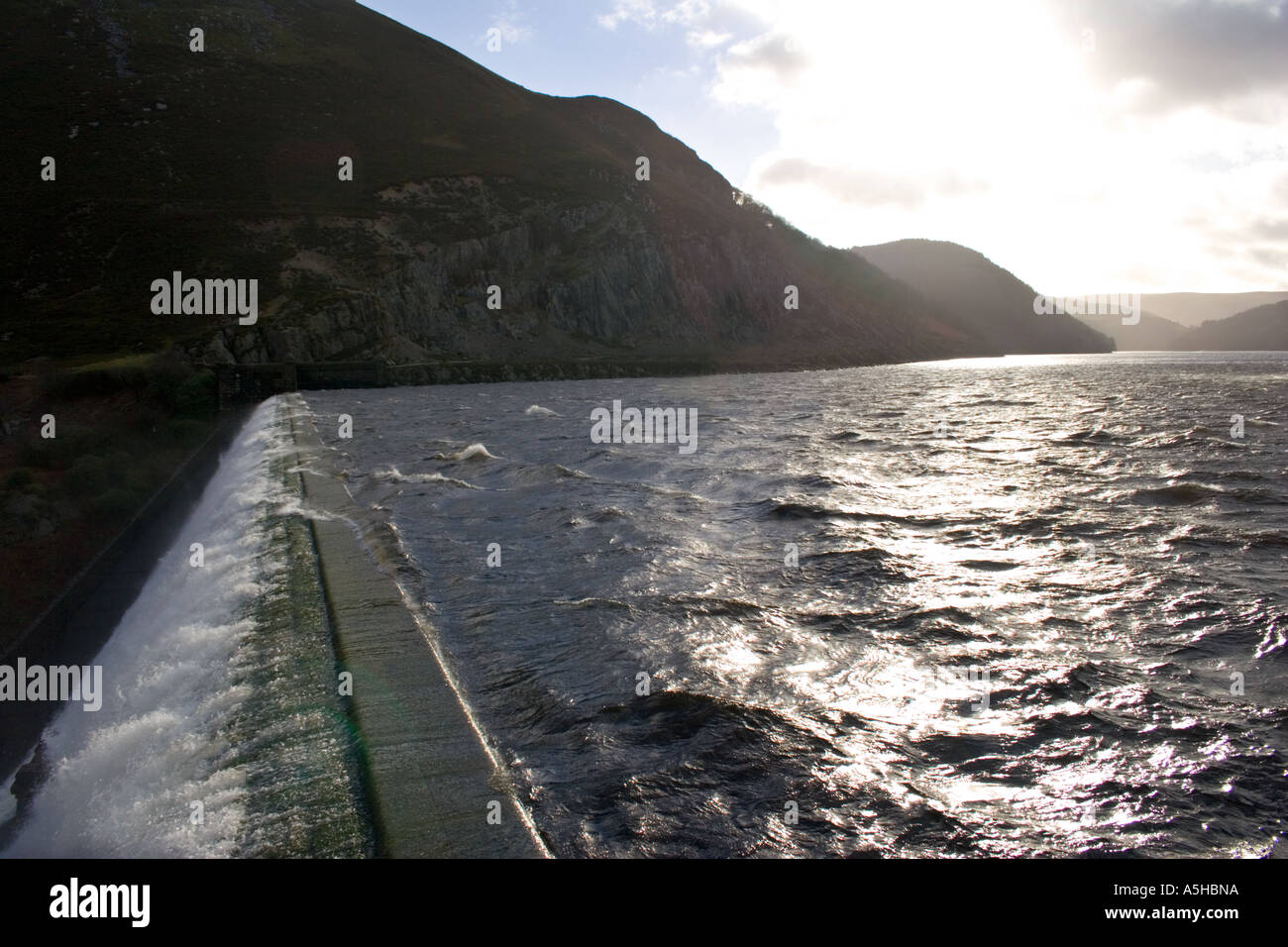 Elan tal wassersystem -Fotos und -Bildmaterial in hoher Auflösung – Alamy