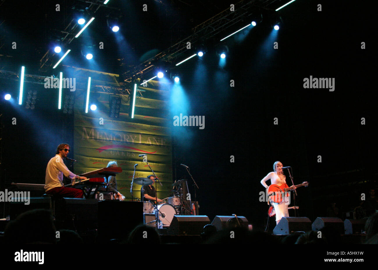 Catatonia band group -Fotos und -Bildmaterial in hoher Auflösung – Alamy