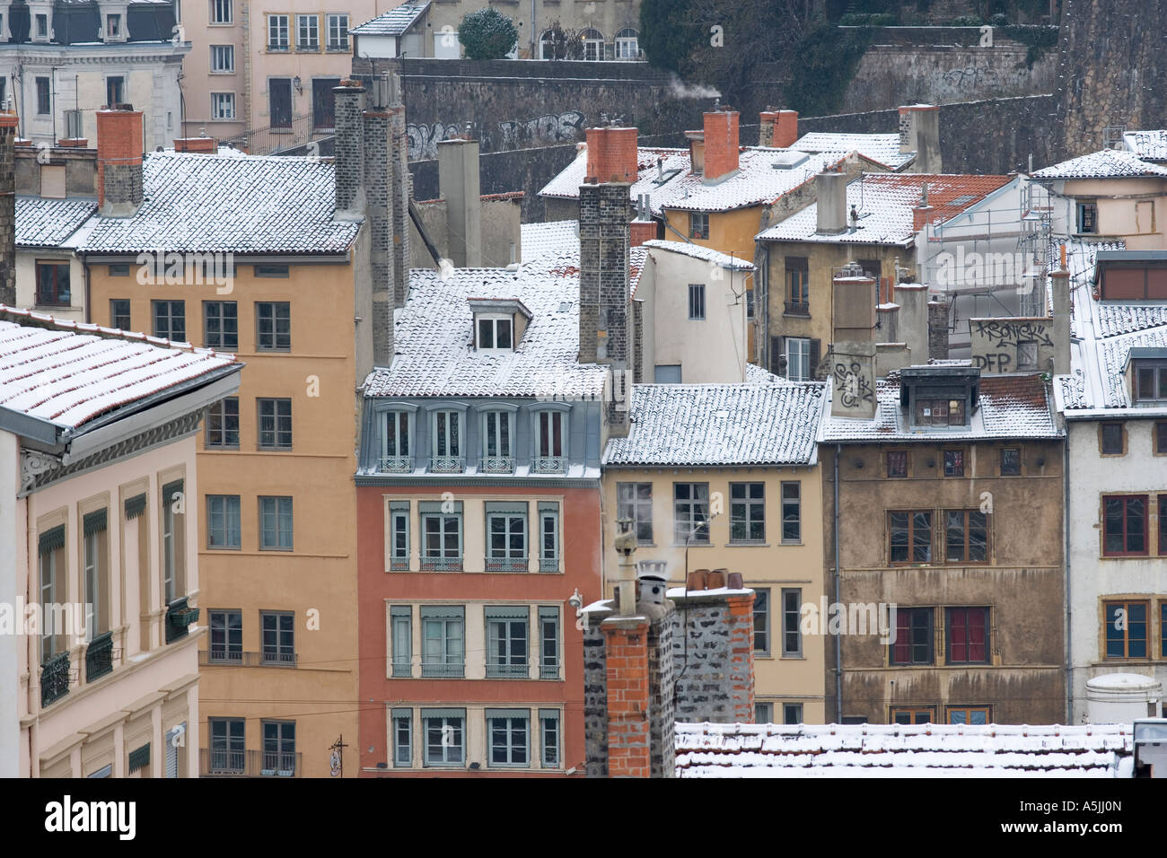 Altstadt und verschneite alpen -Fotos und -Bildmaterial in hoher ...