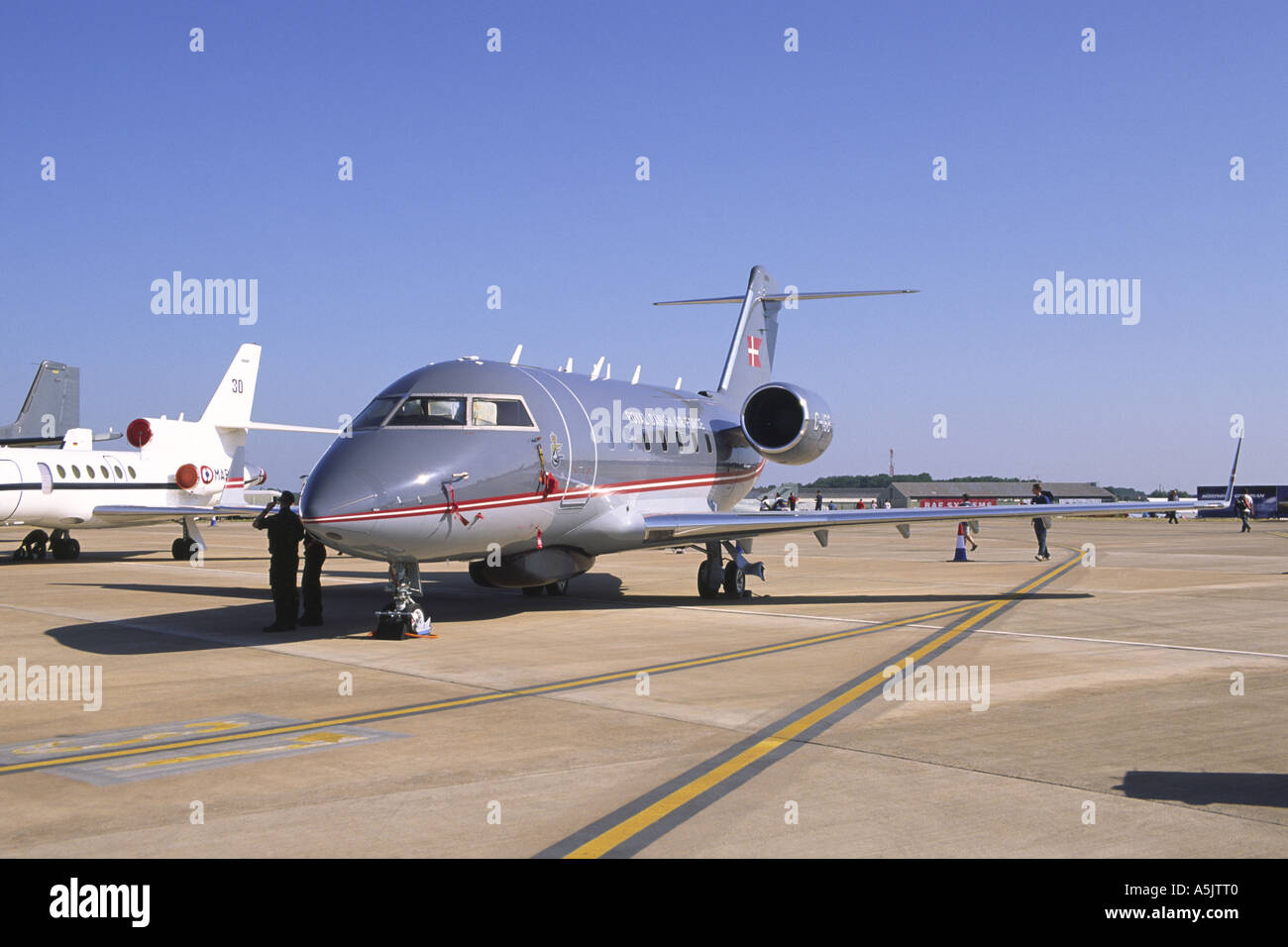 Bombardier cl604 challenger executive jet -Fotos und -Bildmaterial in ...