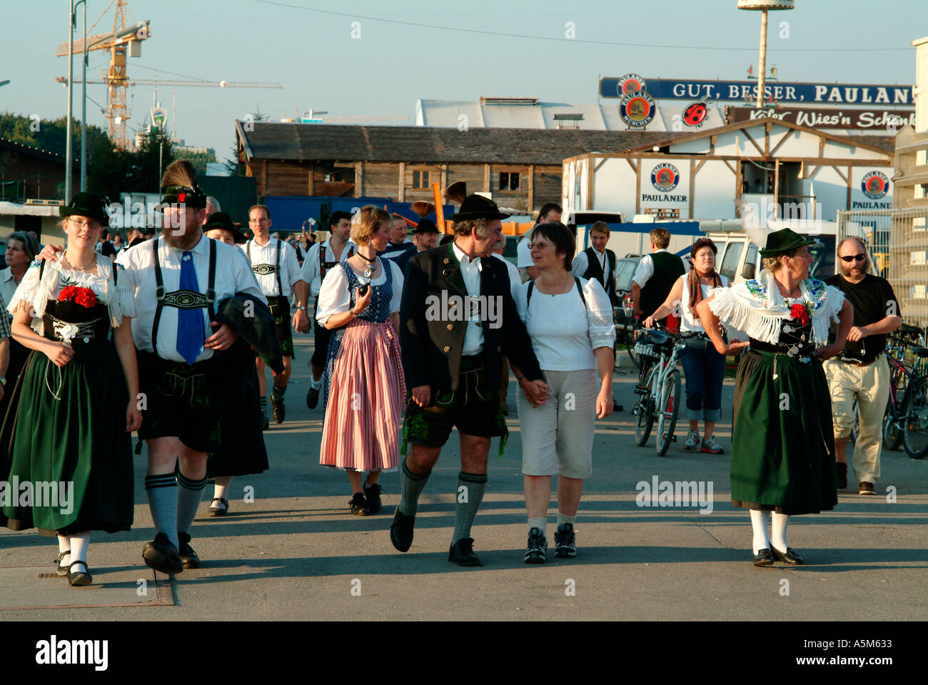 Costumbres tradiciones costumbres de baviera -Fotos und -Bildmaterial ...