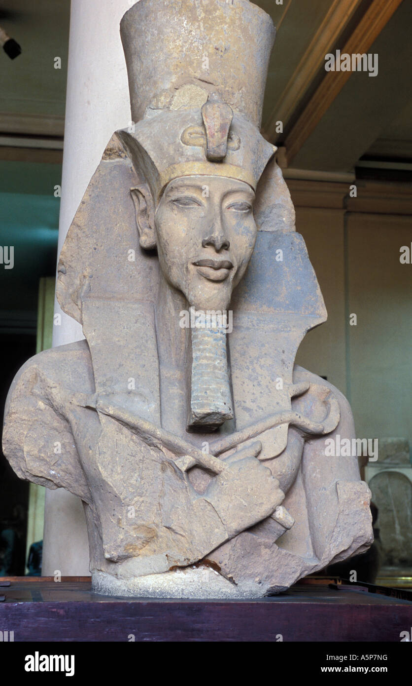 Statue von Echnaton, Ägyptisches Museum, Kairo, Ägypten Stockfotografie ...
