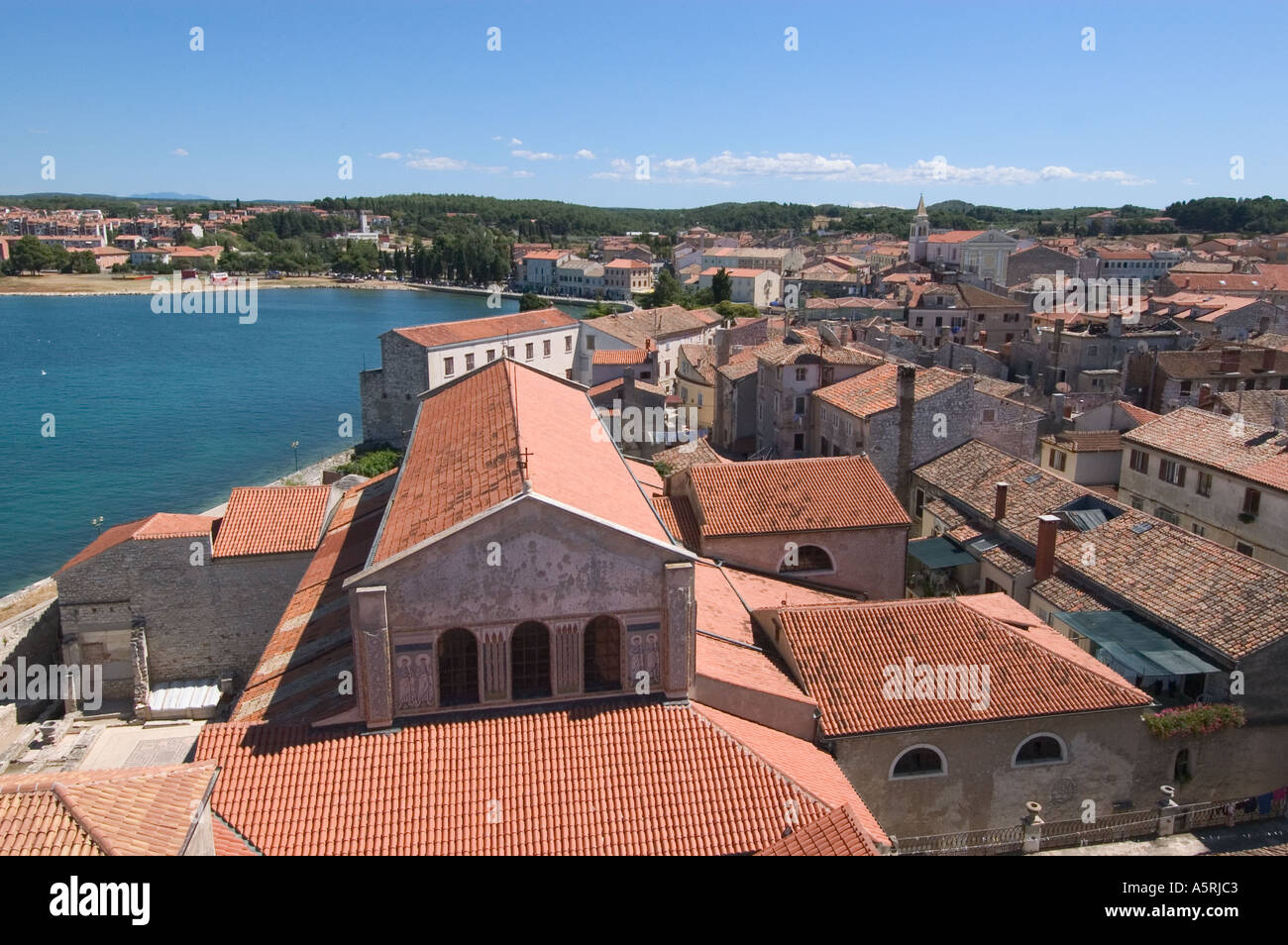 Blick Auf Die Altstadt Mit Der Euphrasius Basilika Stockfotos und ...