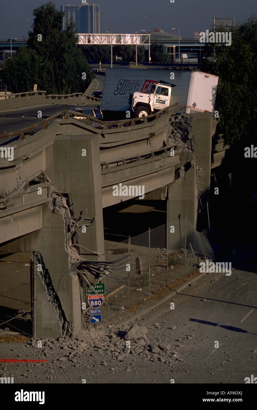 San francisco earthquake 1989 -Fotos und -Bildmaterial in hoher ...