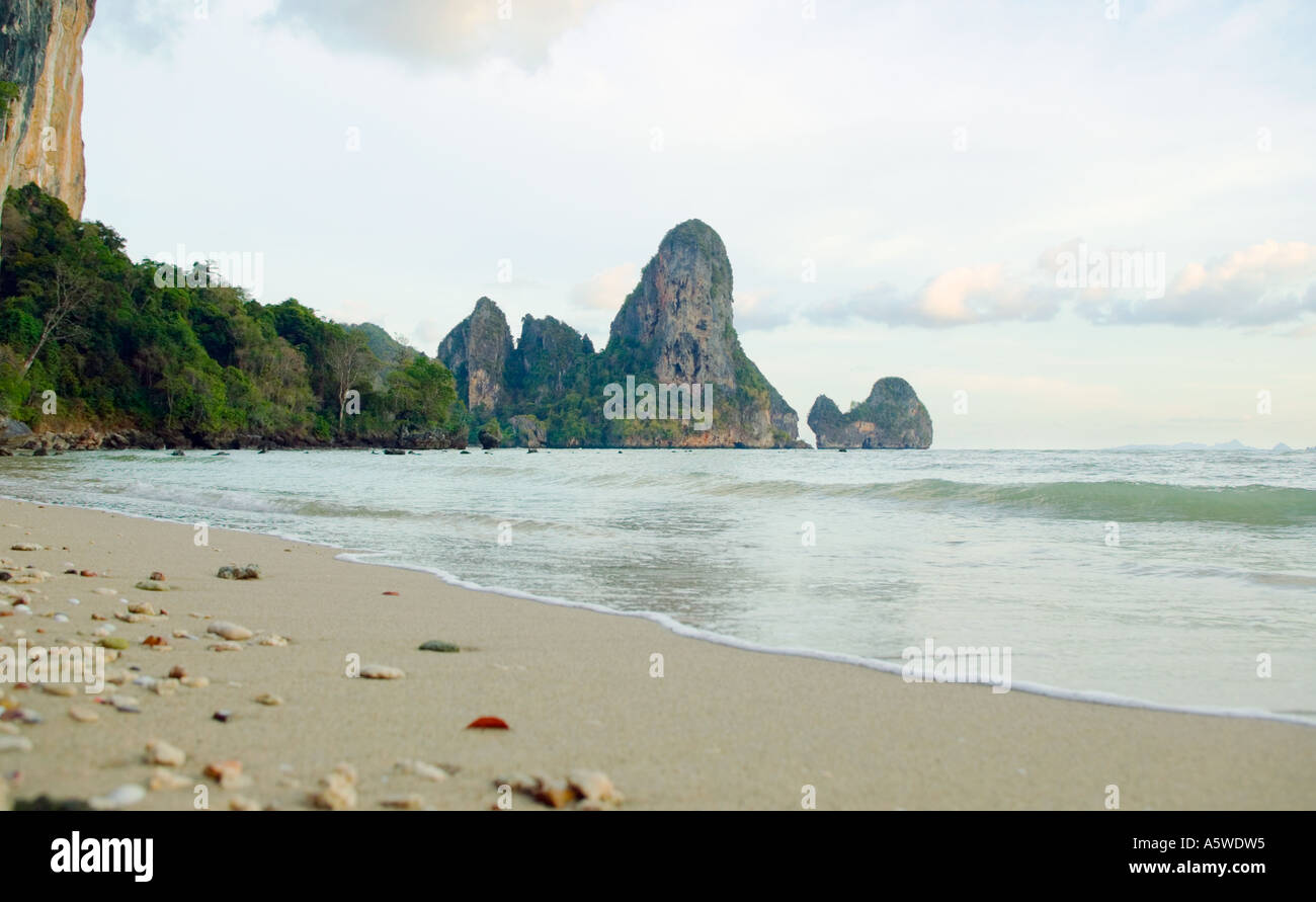 Thailand tonsai tower -Fotos und -Bildmaterial in hoher Auflösung – Alamy