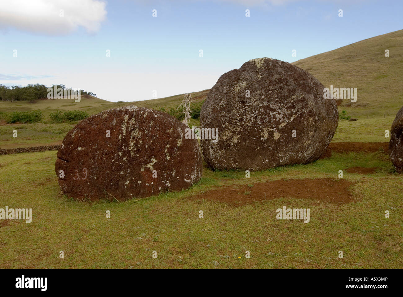 Chile-Easter Island Puna Pau im Steinbruch für rote Stein Topknots, die ...