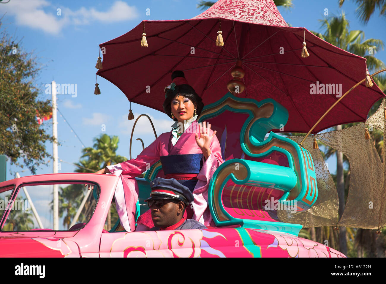 Mulan, Disney-Stars und Motor Car Parade, Disney-MGM Studios, Orlando ...