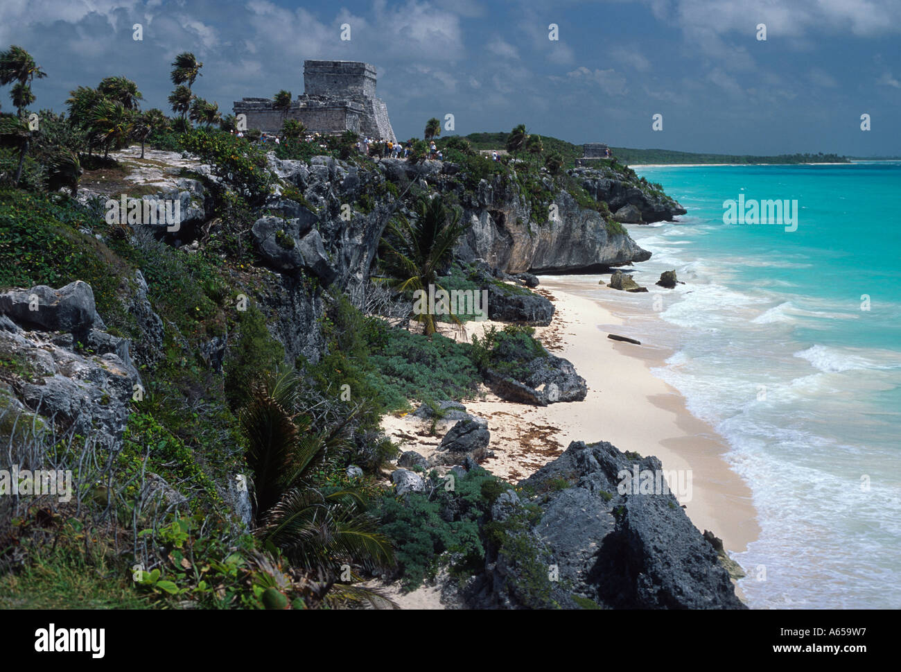 Pre columbian maya ummauerte stadt -Fotos und -Bildmaterial in hoher ...