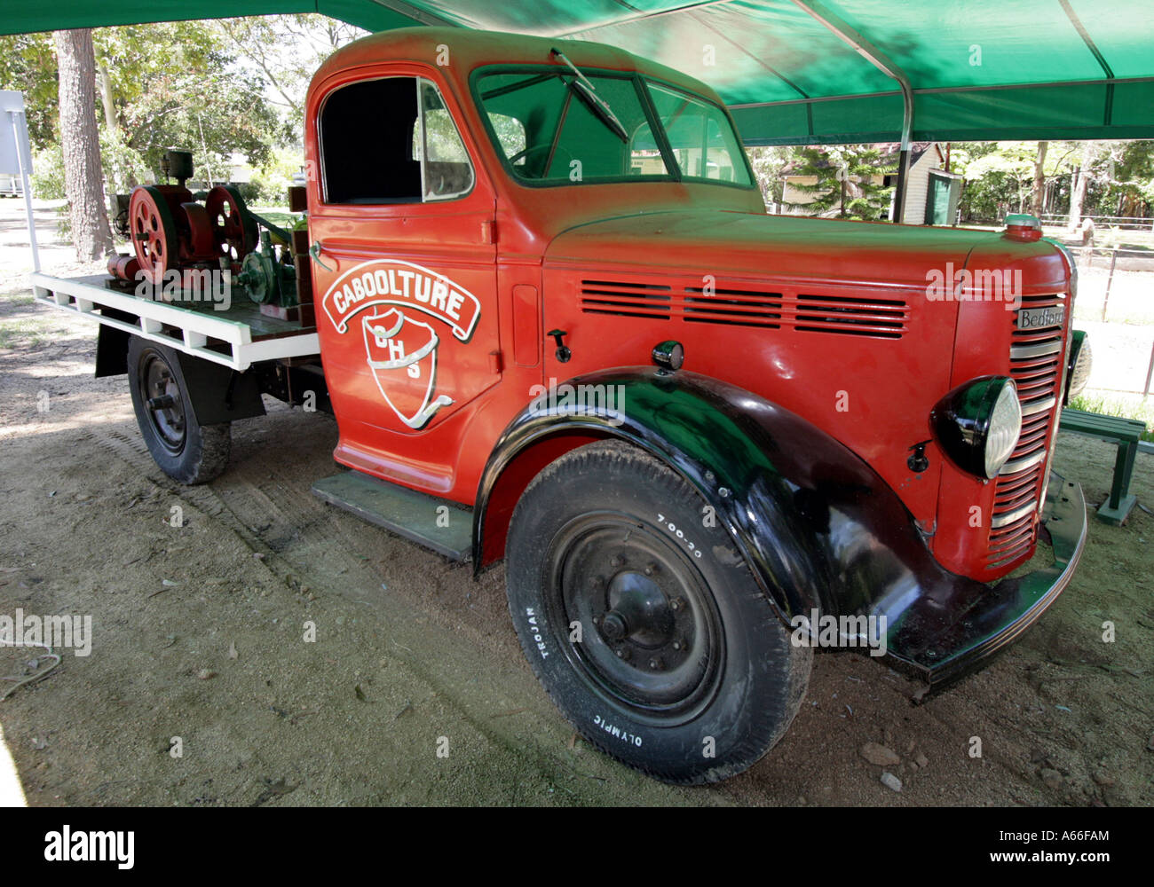 Bedford pritsche lkw -Fotos und -Bildmaterial in hoher Auflösung – Alamy