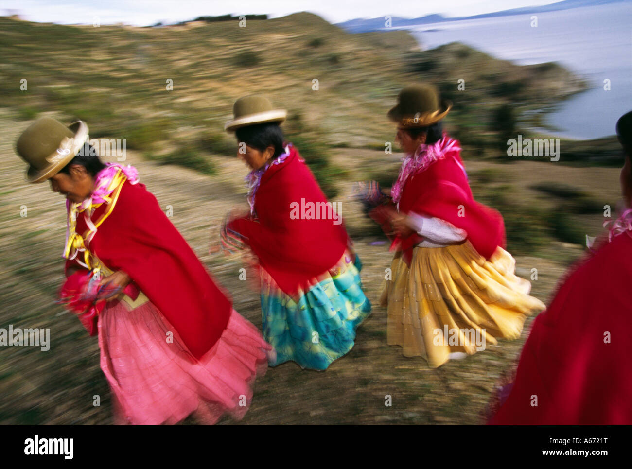 Aymara women dancing at the festival -Fotos und -Bildmaterial in hoher ...