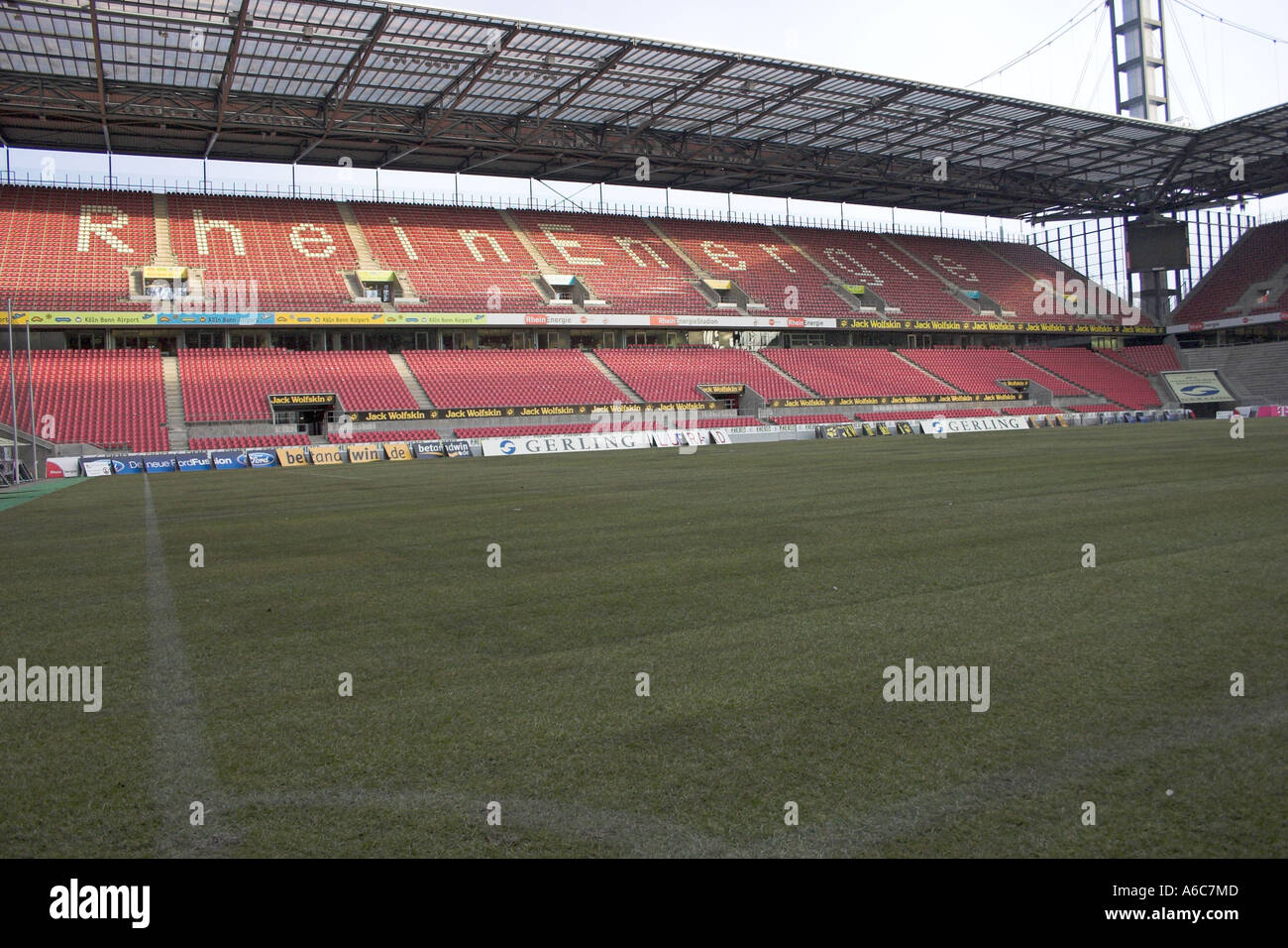 Rhein energie stadion -Fotos und -Bildmaterial in hoher Auflösung – Alamy