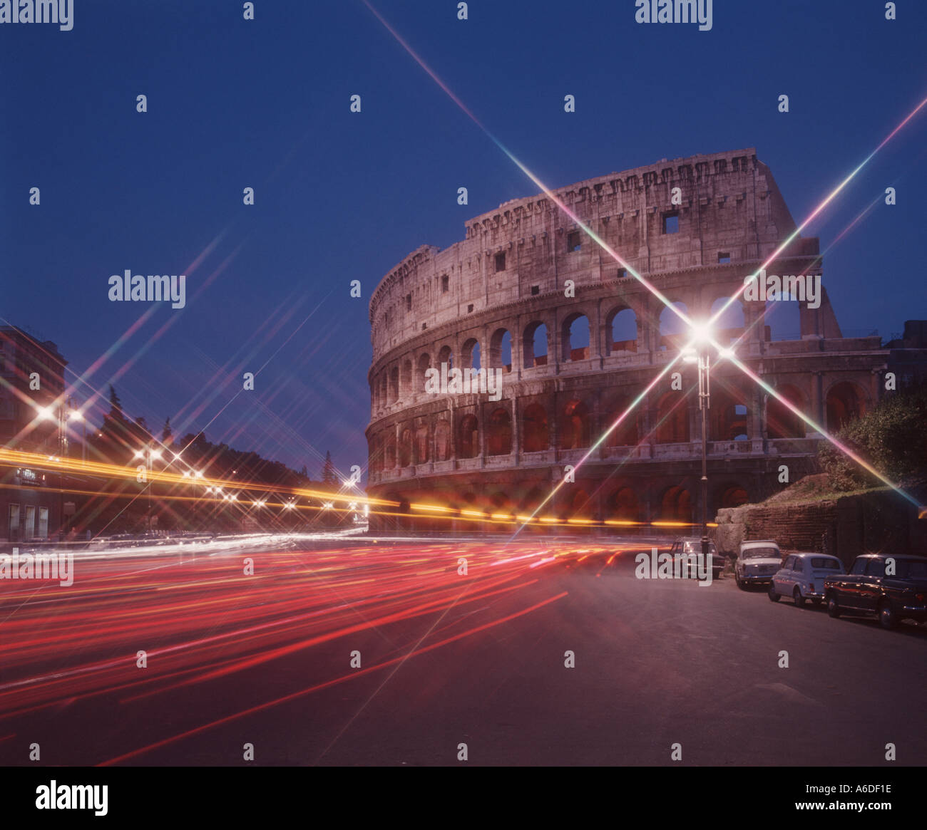 Kolosseum in rom in der nacht Stockfotos und -bilder Kaufen - Alamy
