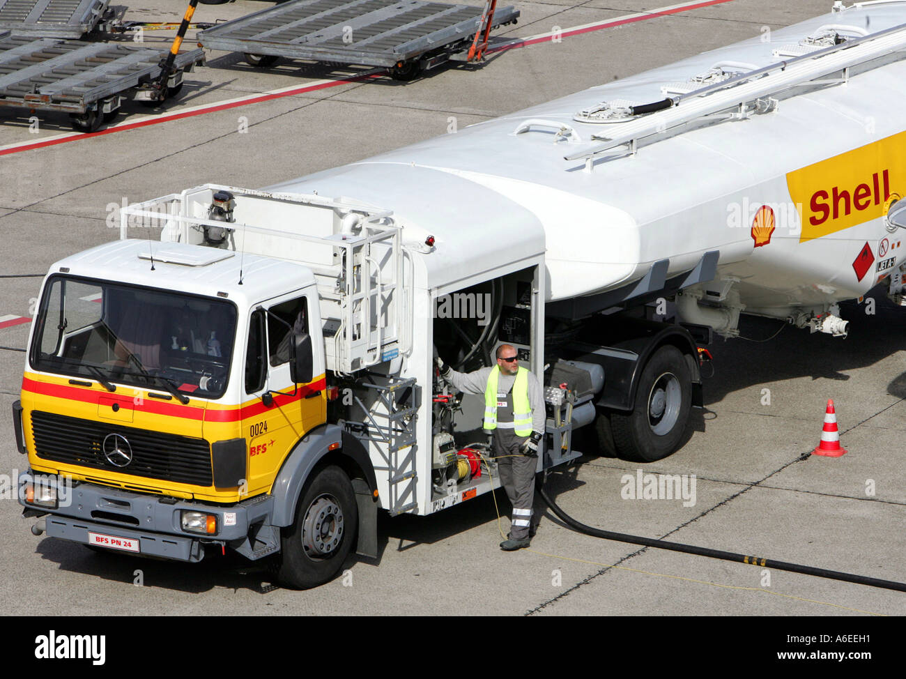 Shell lkw -Fotos und -Bildmaterial in hoher Auflösung – Alamy