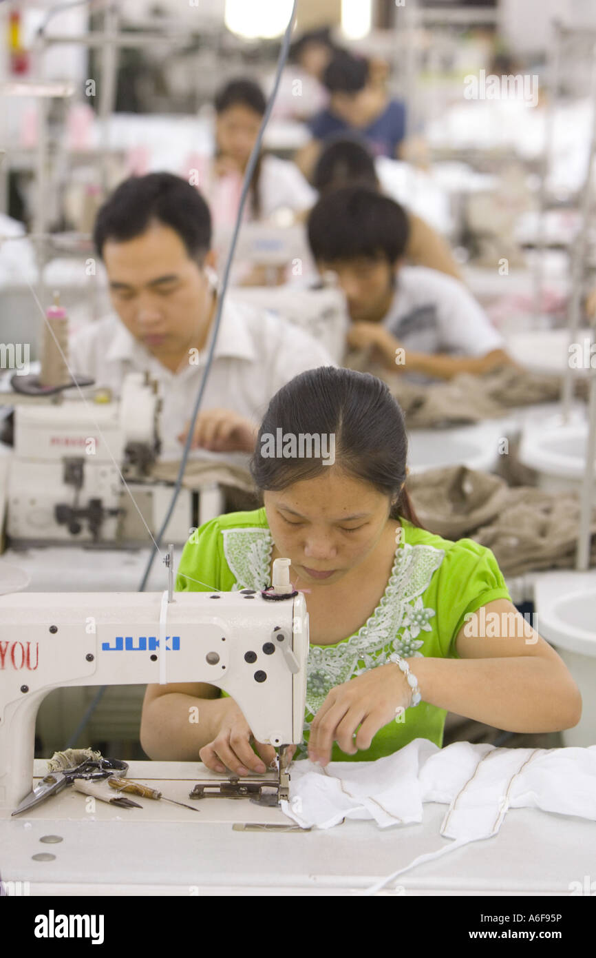 Chinese sweat shop -Fotos und -Bildmaterial in hoher Auflösung – Alamy