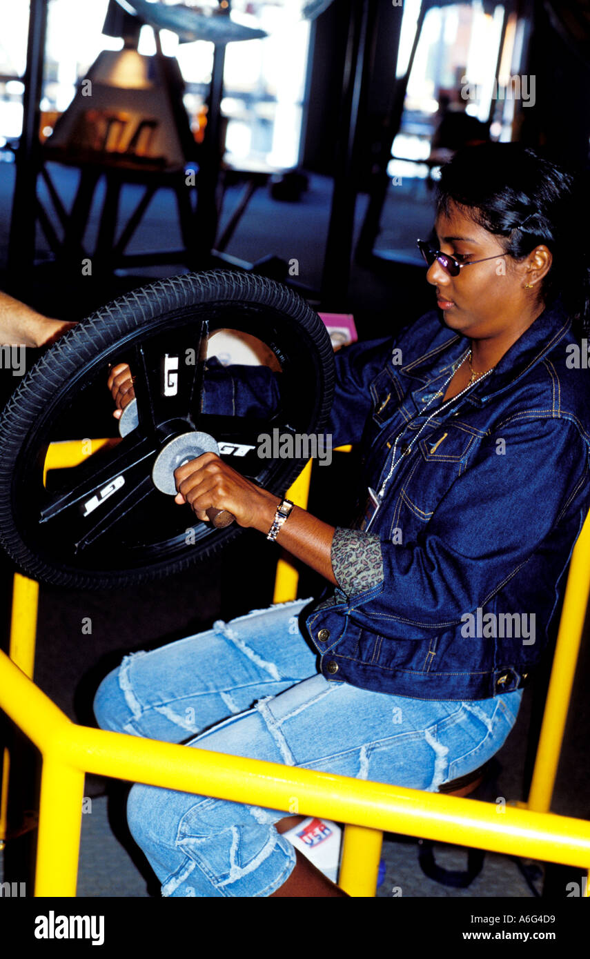 Sci port discovery center -Fotos und -Bildmaterial in hoher Auflösung ...