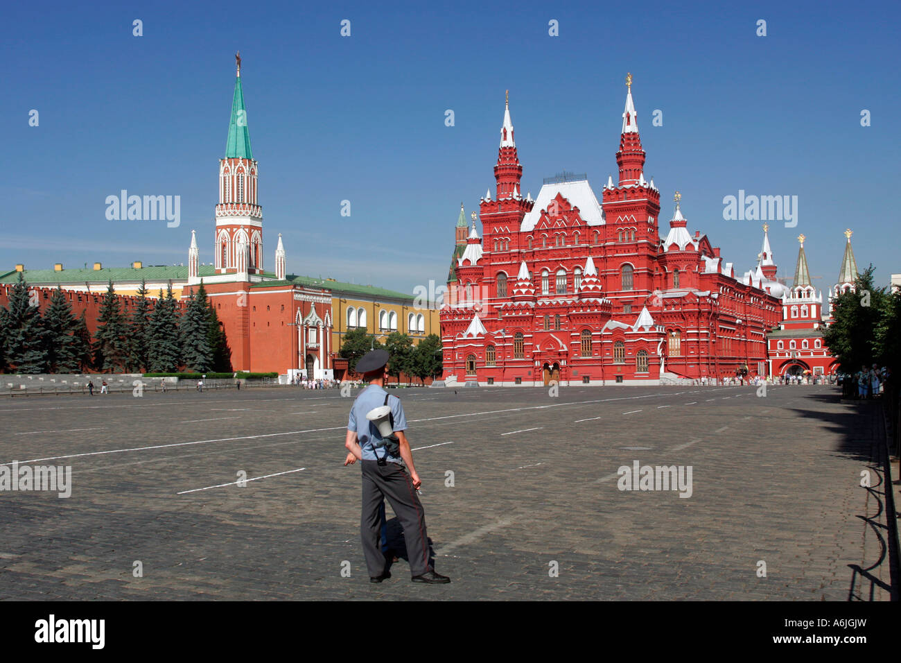 Red square in moscow and guards -Fotos und -Bildmaterial in hoher ...