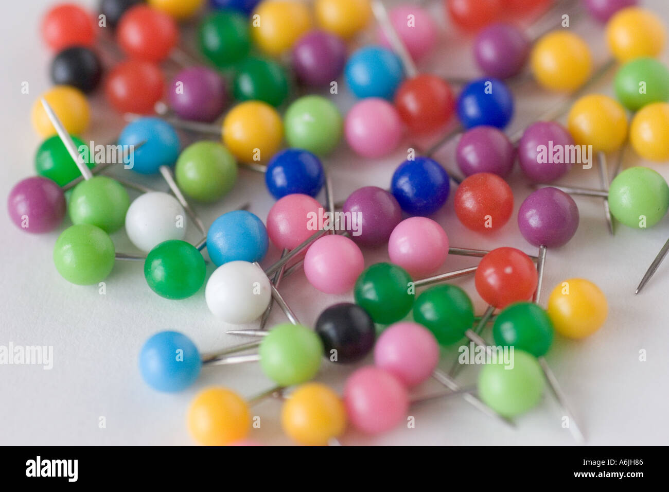 Farbige kartenpins -Fotos und -Bildmaterial in hoher Auflösung – Alamy