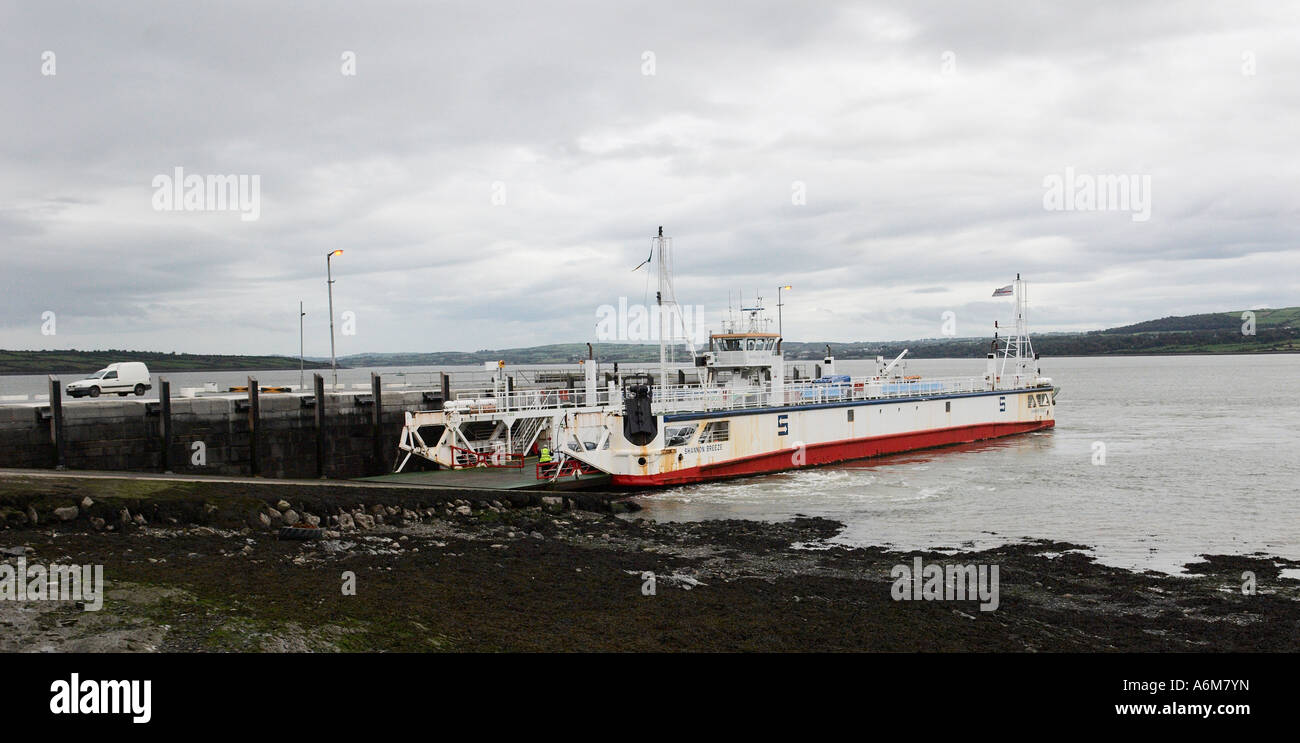 Ferry river shannon -Fotos und -Bildmaterial in hoher Auflösung – Alamy