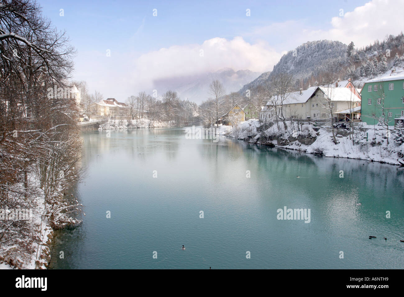 Füssen füssen -Fotos und -Bildmaterial in hoher Auflösung – Alamy