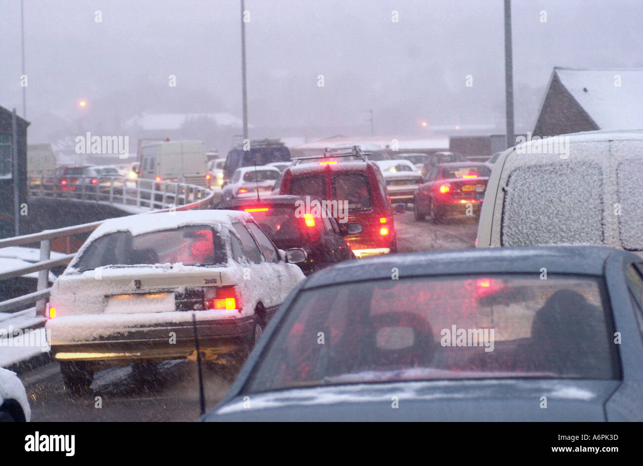 Luton van im stau -Fotos und -Bildmaterial in hoher Auflösung – Alamy