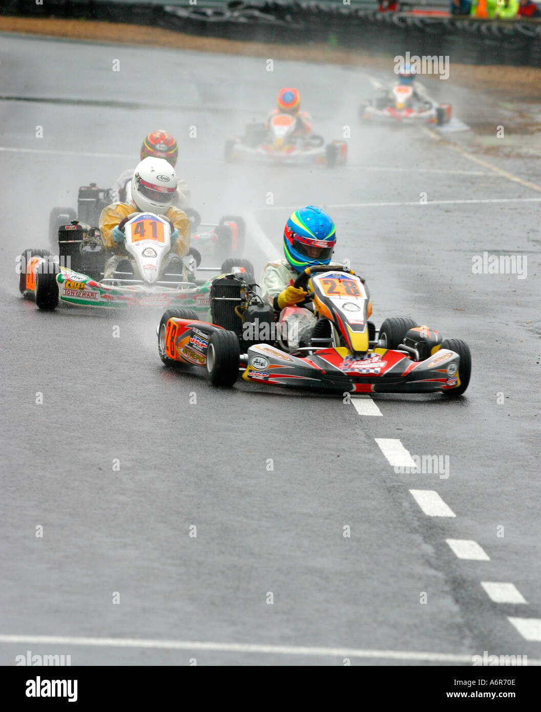 Go kart rennen -Fotos und -Bildmaterial in hoher Auflösung – Alamy