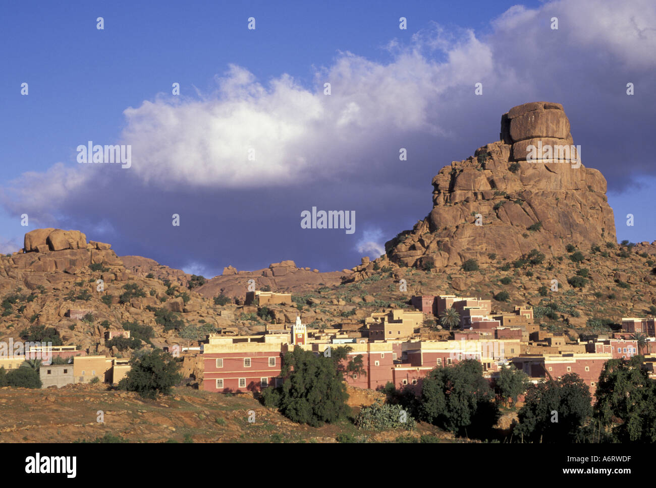 Afrika, Marokko, Ameln Tal, Aguard Oudad, Napoleons Hut rock Formation ...