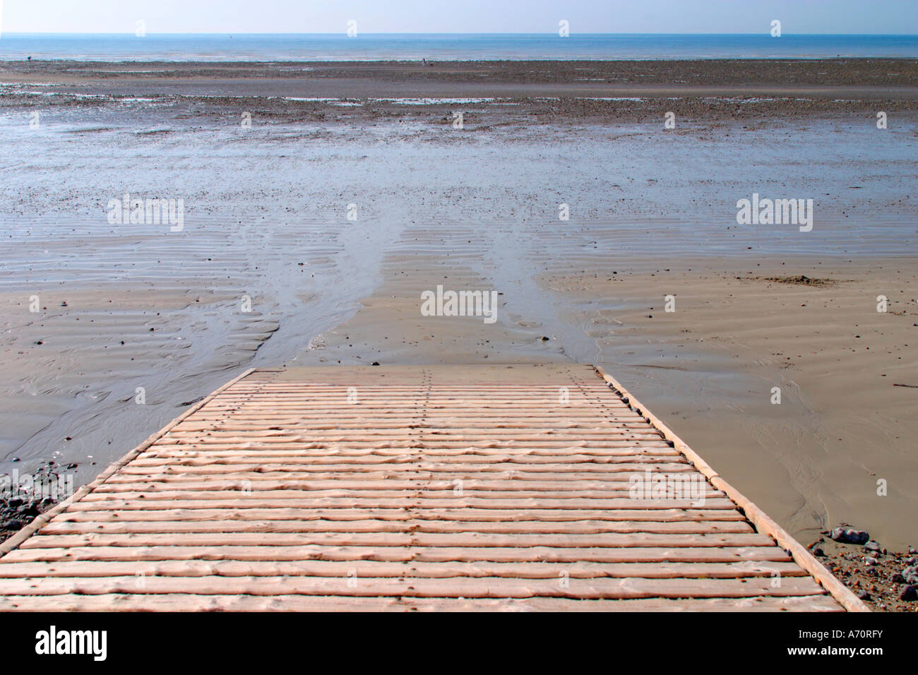 Slipway am strand bei ebbe -Fotos und -Bildmaterial in hoher Auflösung – Alamy