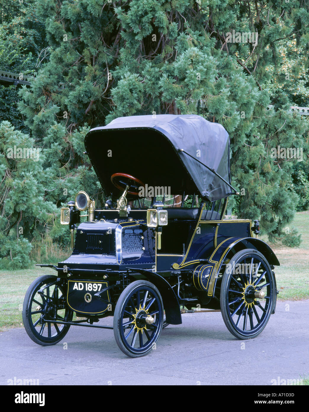 Veteran daimler auto -Fotos und -Bildmaterial in hoher Auflösung – Alamy