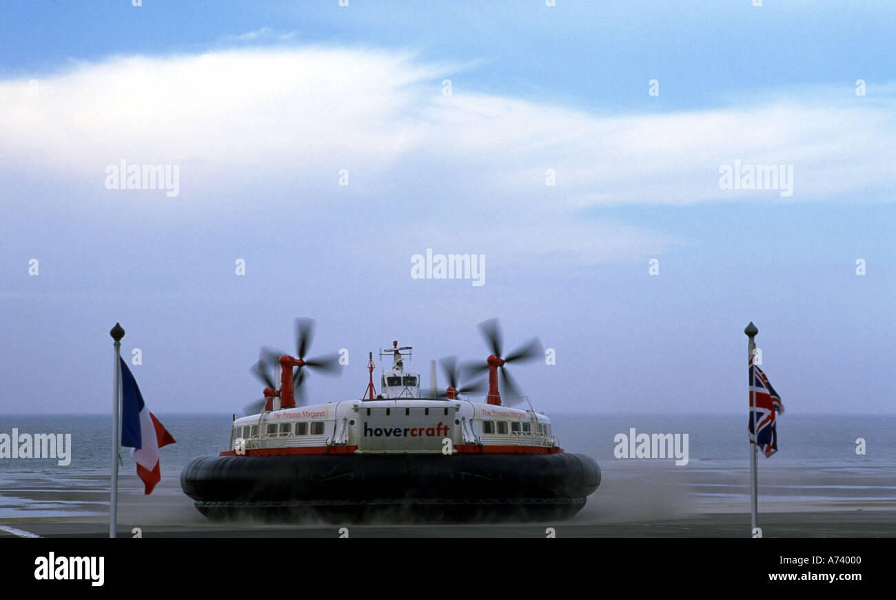 Landungsboot luftkissen -Fotos und -Bildmaterial in hoher Auflösung – Alamy