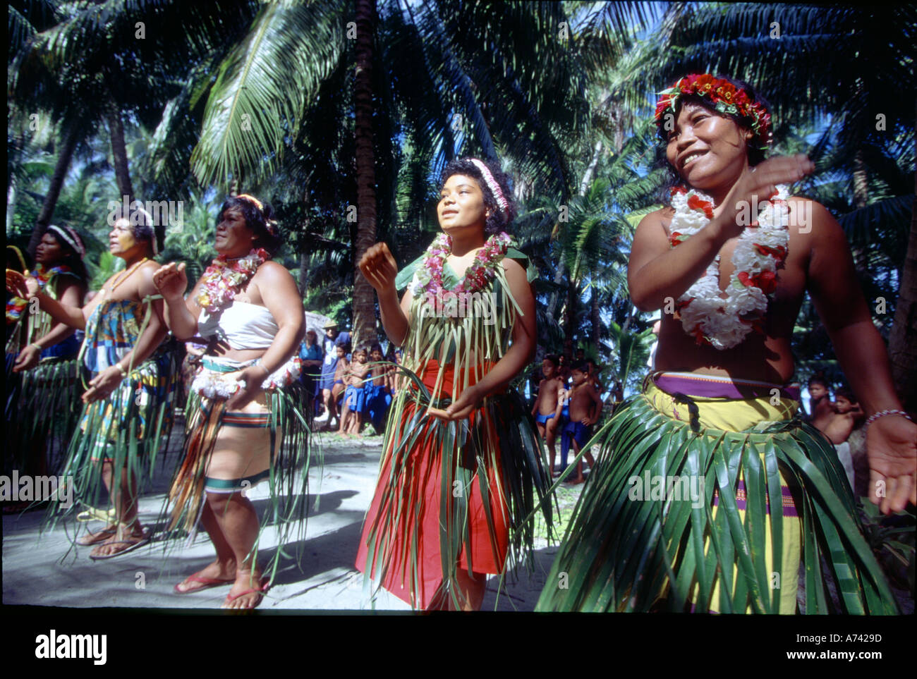 Micronesia Yap Women People Stockfotos und -bilder Kaufen - Alamy