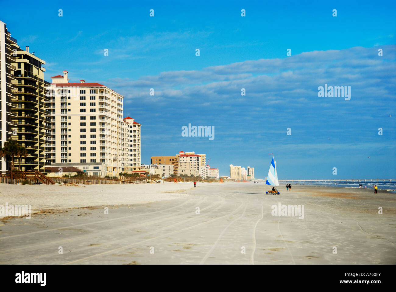 Jax beach pier -Fotos und -Bildmaterial in hoher Auflösung – Alamy