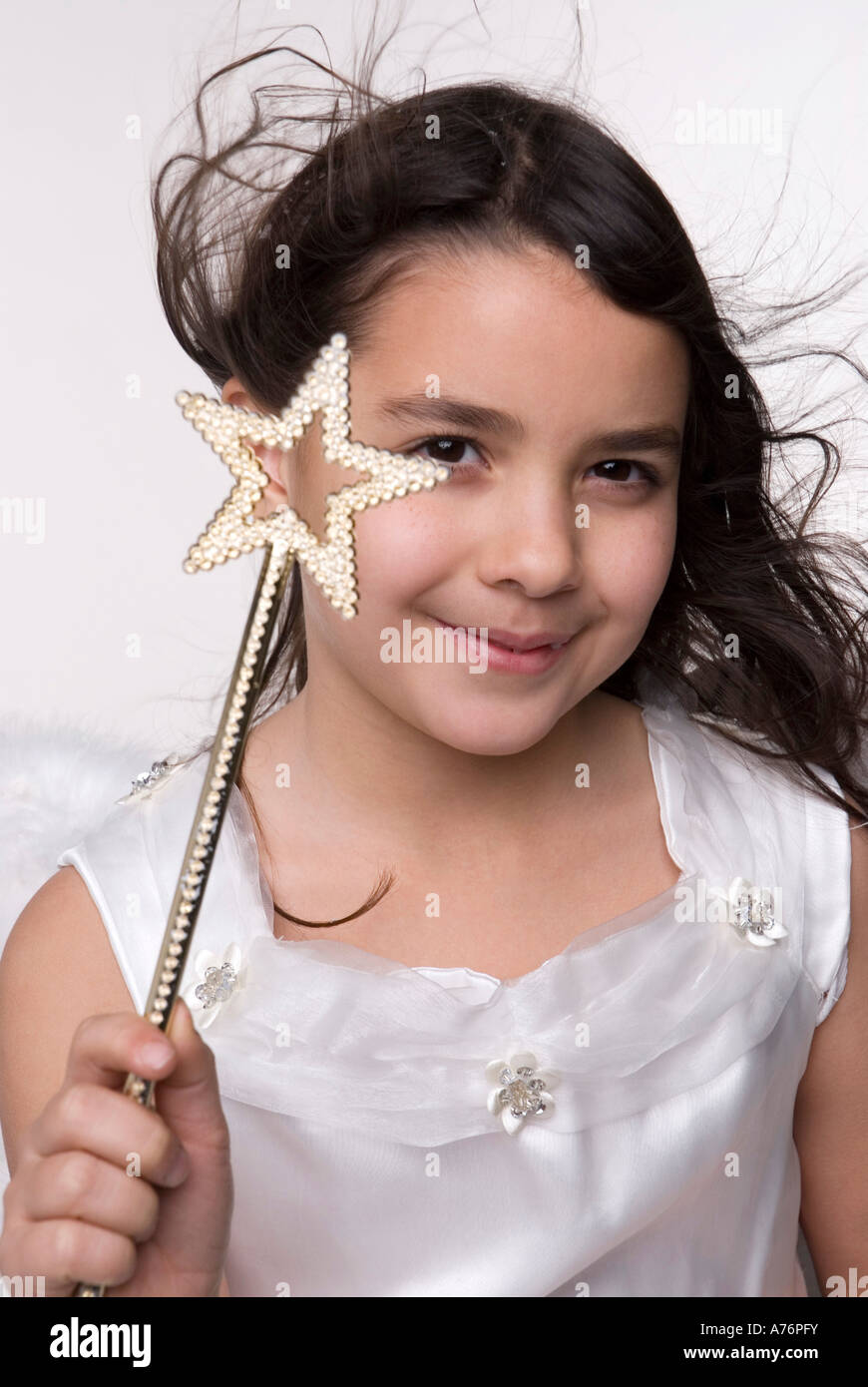 Als engel verkleidet -Fotos und -Bildmaterial in hoher Auflösung – Alamy