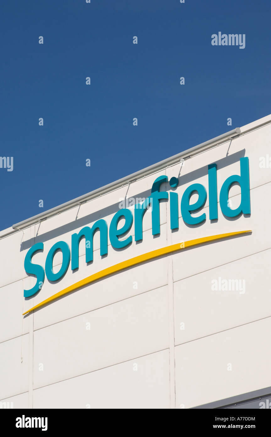 Somerfield Supermarkt außen Logo Zeichen Stockfotografie - Alamy