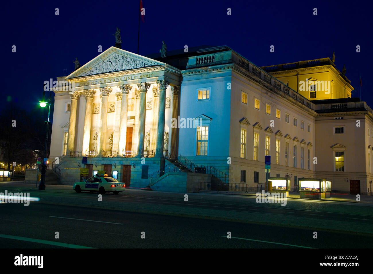 Staatsoper unter den linden -Fotos und -Bildmaterial in hoher Auflösung ...